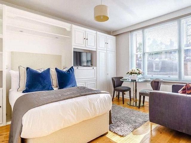Hill Street, Mayfair, London, W1J Studio to rent £2,730 pcm £630 pw