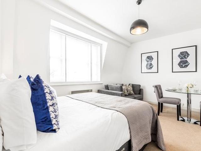 Hill Street, Mayfair, London, W1J Studio to rent £2,730 pcm £630 pw