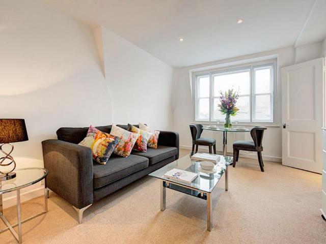 Hill Street, Mayfair, London, W1J Studio to rent £2,817 pcm £650 pw
