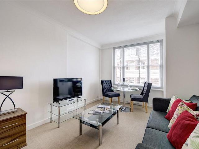 Hill Street, Mayfair, London, W1J Studio to rent £2,817 pcm £650 pw