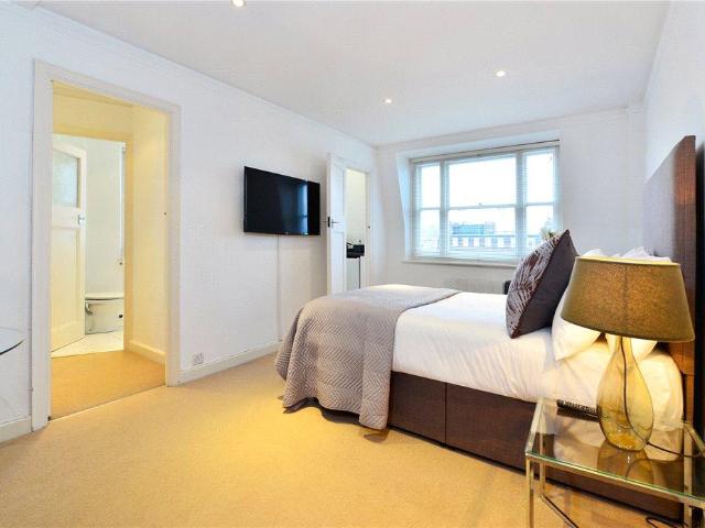 Hill Street, Mayfair Studio to rent £2,817 pcm £650 pw