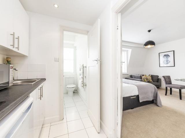 Hill Street, Mayfair W1J, Studio to rent, £2,817 pcm | PrimeLocation