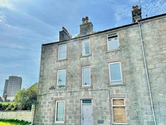 Hill Street, Rosemount, 2 Bedroom Flat