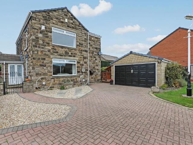 Hill Top House, Batley Road, Tingley WF3 3 bed detached house to rent £1,495 pcm £345 pw