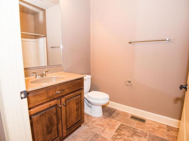 Hill Valley Apartments 3 Bedroom Apartment for Rent at 214 Vaughn Ln, Elizabethtown, KY 42701