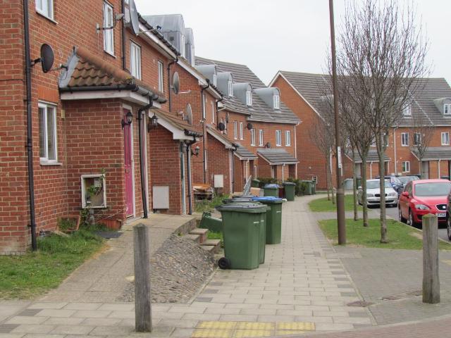Hill View Drive, Thamesmead SE28, 4 bed end terrace house to rent, £2,695 pcm | PrimeLocation