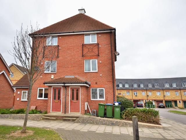 Hill View Drive, Thamesmead SE28, 4 bed end terrace house to rent, £2,695 pcm | PrimeLocation