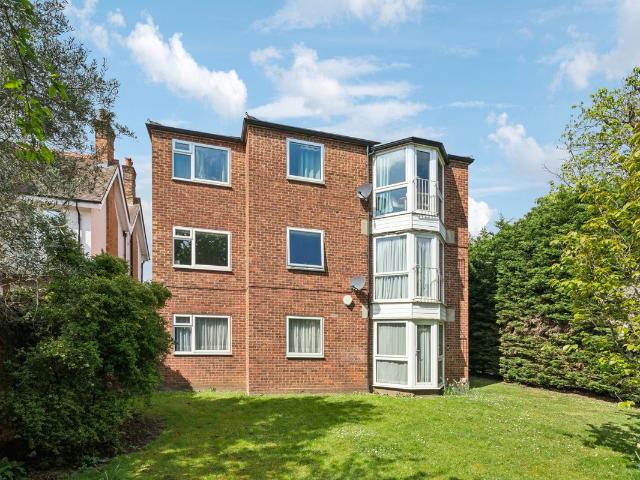 Hill View Road, Twickenham TW1, 2 bed flat to rent, £1,950 pcm | PrimeLocation