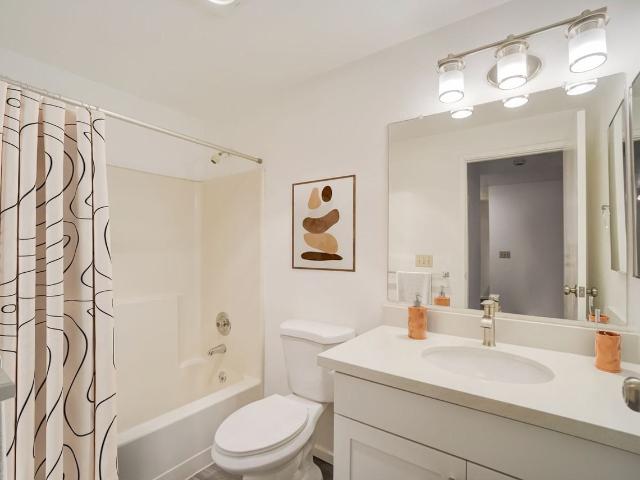Hillcourt Apartments 1 Bedroom Apartment for Rent at 3022 Ne 140th St, Seattle, WA 98125 Lake City