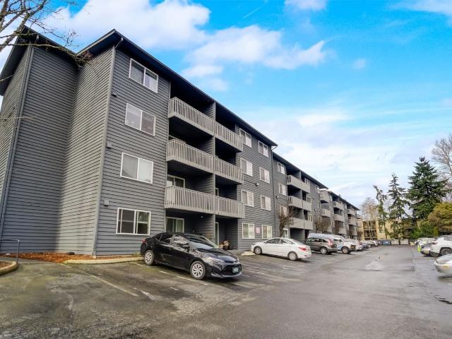 Hillcourt Apartments 2 Bedroom Apartment for Rent at 3022 Ne 140th St, Seattle, WA 98125 Lake City