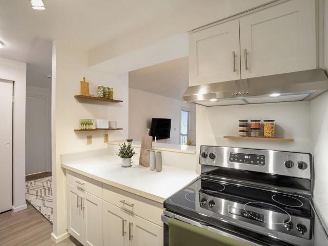 Hillcourt Apartments 2 Bedroom Apartment for Rent at 3022 Ne 140th St, Seattle, WA 98125 Lake City