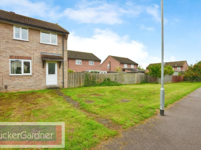 Hillcrest, Cambridge CB23, 3 bed end terrace house to rent, £1,500 pcm | PrimeLocation