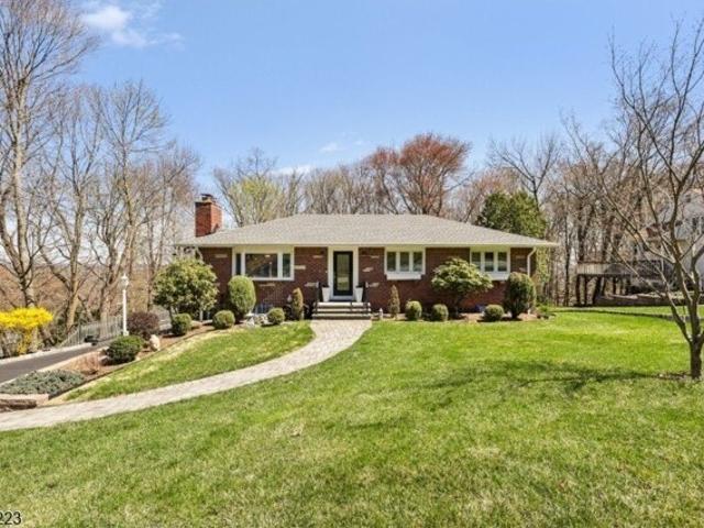 Hillcrest Ave, Hawthorne, Home For Sale