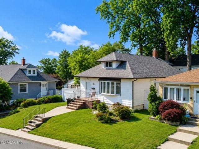 Hillcrest Ave, Staten Island, Home For Sale