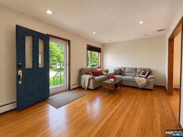 Hillcrest Ave, Wood Ridge, Home For Sale