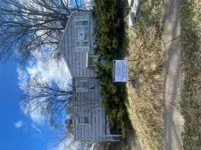 Hillcrest Ave