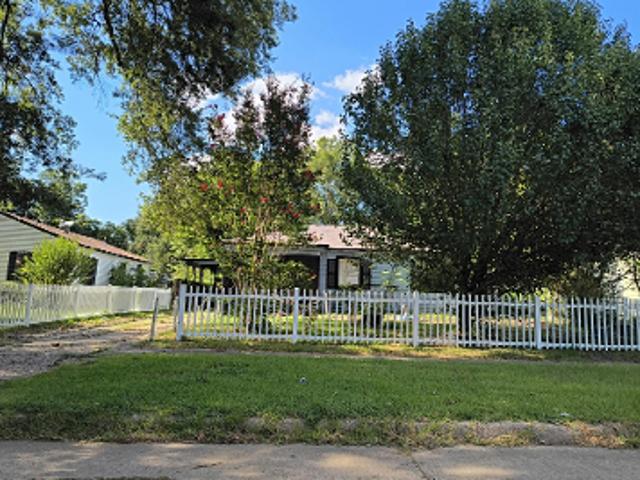 Hillcrest Ave