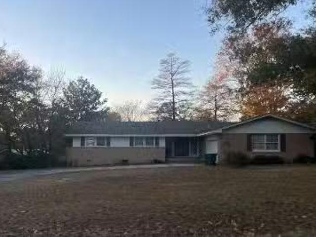 Hillcrest Ave