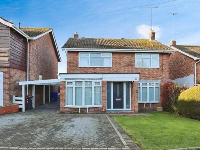 Hillcrest Avenue, Winshill, 4 Bedroom Detached