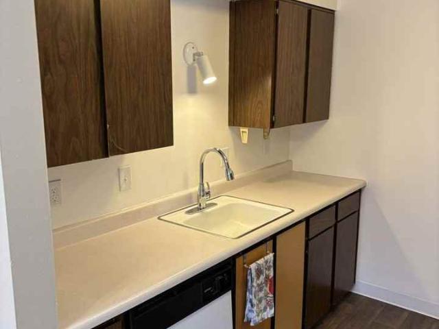 Hillcrest style 1 Bedroom Apartment for Rent at 3518 Sw 11th Ave, Portland, OR 97239 Homestead