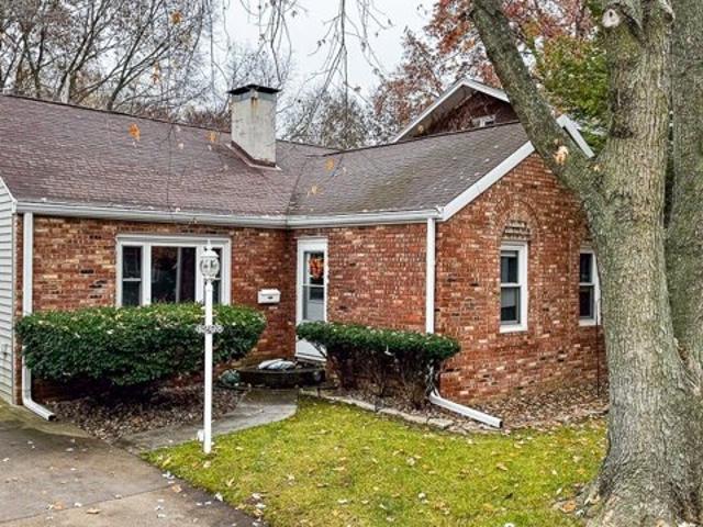 Hillcrest St, Normal, Home For Sale