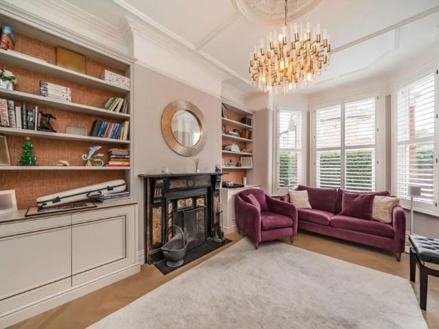 Hillcrest Road, W3 9RY, London