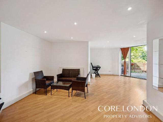 Hillcrest Road, Ealing W5, 3 bed flat to rent, £2,500 pcm | PrimeLocation