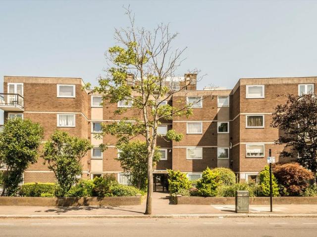 Hillcrest Road, London W5 4 bed flat to rent £3,600 pcm £831 pw