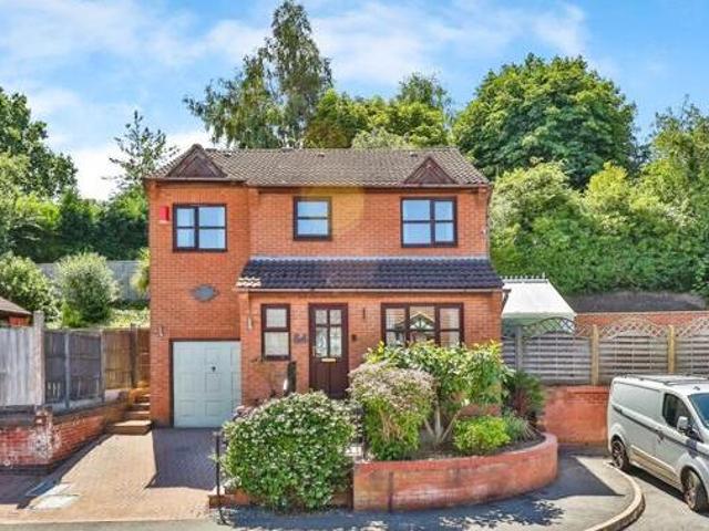 Hillcrest View, Carlton, 4 Bedroom Detached
