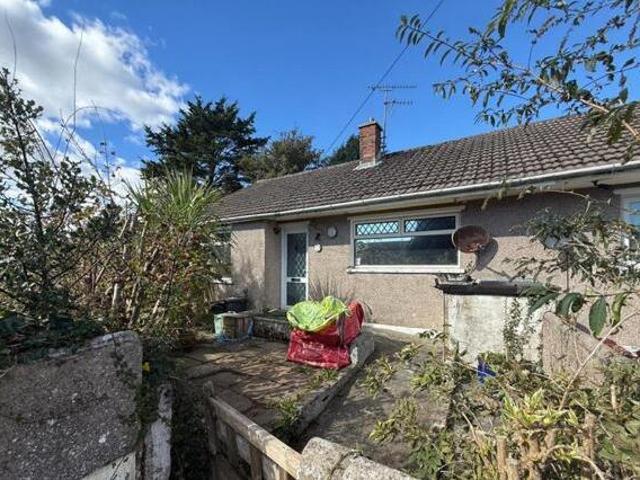 Hillcroft, Johnston, 2 Bedroom Semi detached