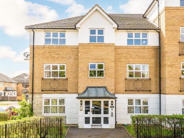 Hillary Drive, Isleworth TW7 1 bed flat to rent £1,625 pcm £375 pw