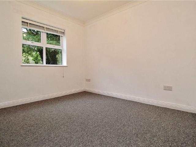 Hillary Drive, Isleworth, TW7 7EG