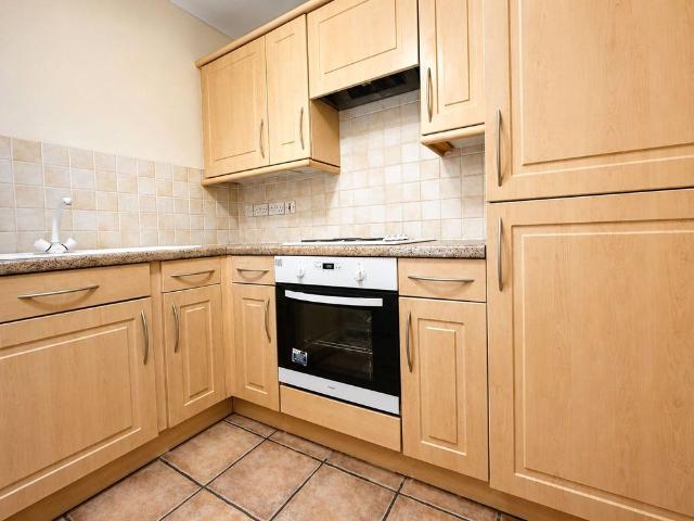 Hillary Drive, Isleworth, TW7 7EG