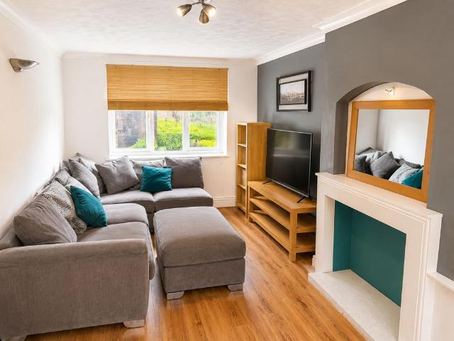 Hillary Road, Hemel Hempstead, HP2 3 bed house to rent £1,900 pcm £438 pw