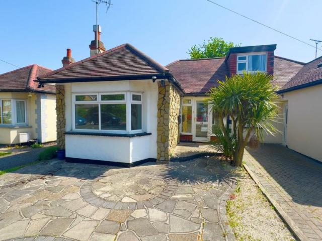Hillborough Road, Westcliff on Sea, SS0 3 bed bungalow to rent £1,925 pcm £444 pw
