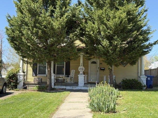 Hillburn Ave