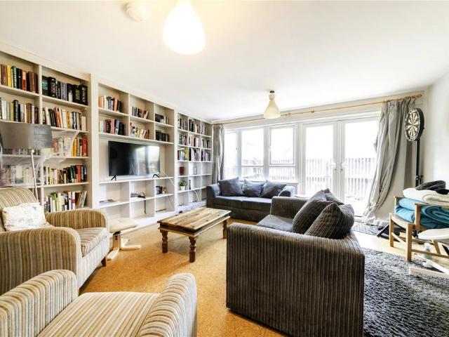 Hilldrop Crescent, London, N7 3 bed apartment to rent £3,250 pcm £750 pw