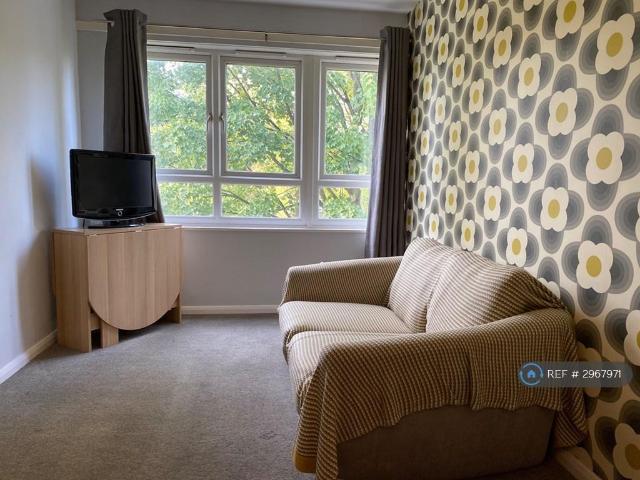 Hilldrop Crescent, London, N7 2 bed flat to rent £2,300 pcm £531 pw