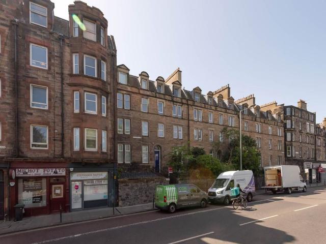 Hillend Place, Meadowbank, Edinburgh EH8, 2 bed flat to rent, £1,295 pcm | PrimeLocation