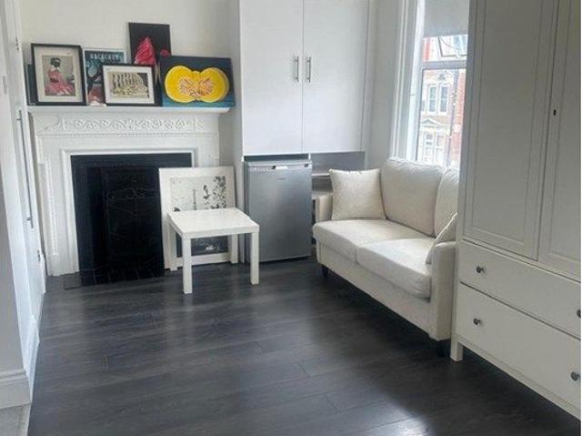 Hillfield Park Mews, London N10, Studio to rent, £1,300 pcm | PrimeLocation