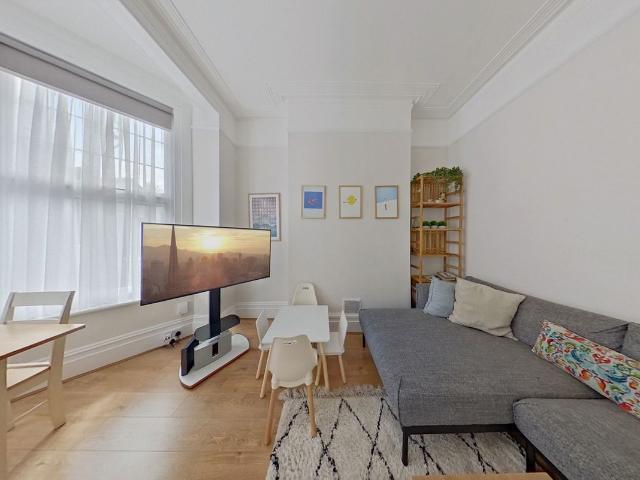 Hillfield Park N10, 3 bed flat to rent, £3,500 pcm | PrimeLocation