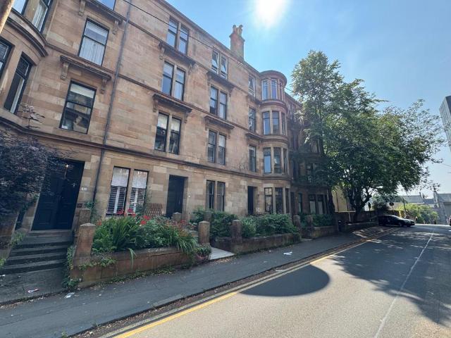 Hillhead Street, Glasgow, G12 3 bed flat to rent £2,225 pcm £513 pw