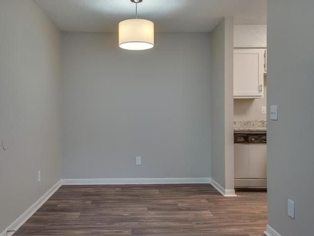 Hillhurst Apartments 1 Bedroom Apartment for Rent at 1100 Sunset Cir, Nashville, TN 37207 Talbot's Corner