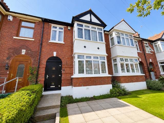 Hillingdon Road, Gravesend DA11 3 bed terraced house to rent £1,695 pcm £391 pw