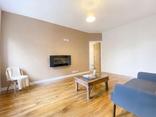 Hillingdon Road, Uxbridge UB10, 2 bed flat to rent, £1,800 pcm | PrimeLocation
