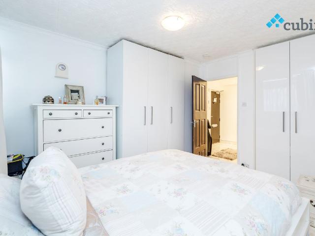 Hillingdon Street, London SE17, 3 bed flat to rent, £2,600 pcm | PrimeLocation