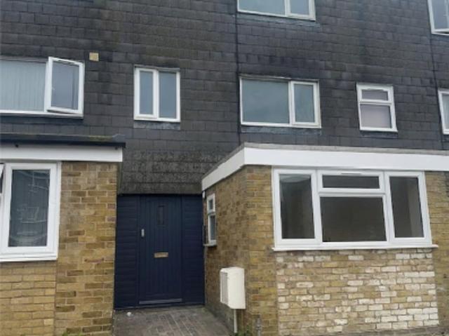 Hillingdon UB8, Room to rent, £850 pcm | PrimeLocation