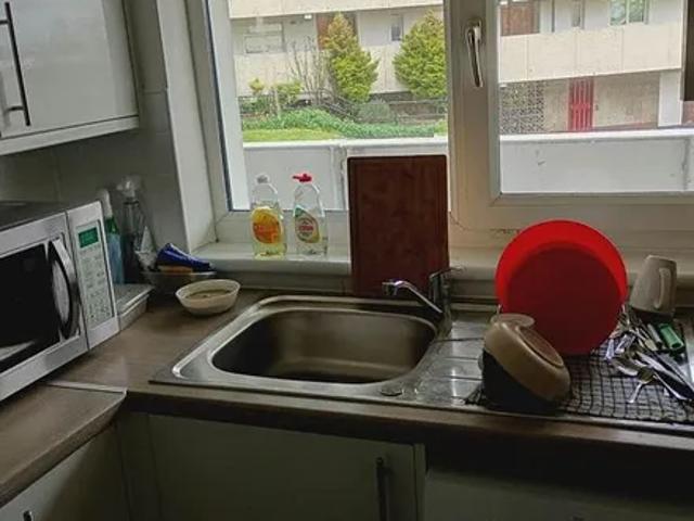 Hillington Primary School, 227 Hartlaw Crescent, Glasgow, G52 2JL, United Kingdom | 1 bed apartment for rent #168151731 | Rentberry