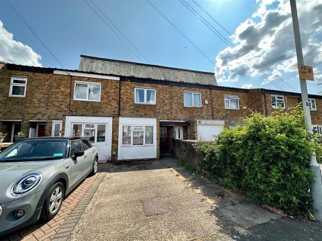 Hilliards Road, Uxbridge UB8, 4 bed shared accommodation to rent, £2,296 pcm | PrimeLocation