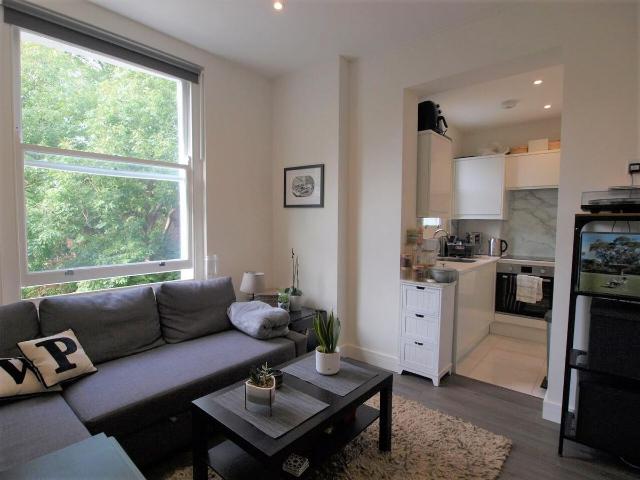Hillmarton Road, Islington, London N7, 1 bed flat to rent, £1,885 pcm | PrimeLocation